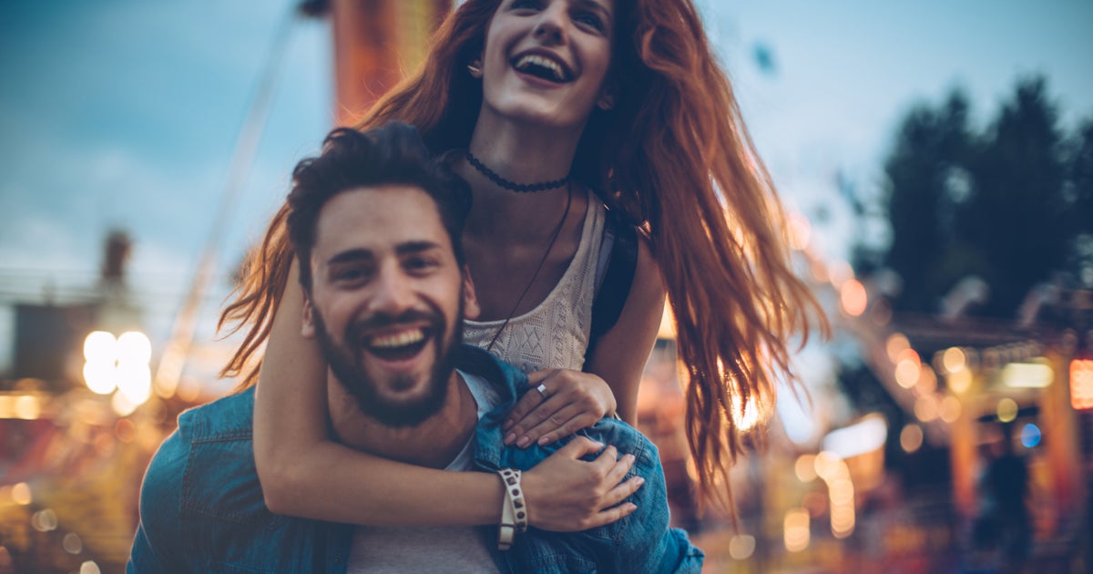 10 Ways To Tell If An Extrovert Is Into You (Or Is Just Being Friendly ...