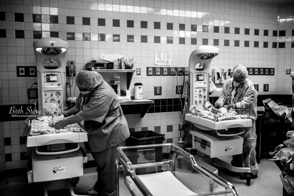 22 Gorgeous Birth Photos That Celebrate Labor And Delivery Nurses ...