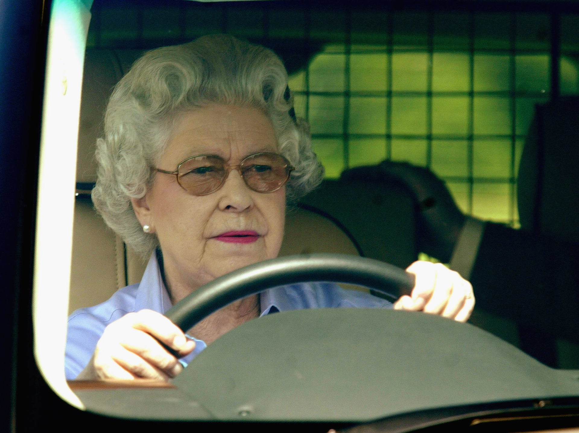 Let's Bask In The Glory Of These Photos Of Queen Elizabeth II Driving A ...