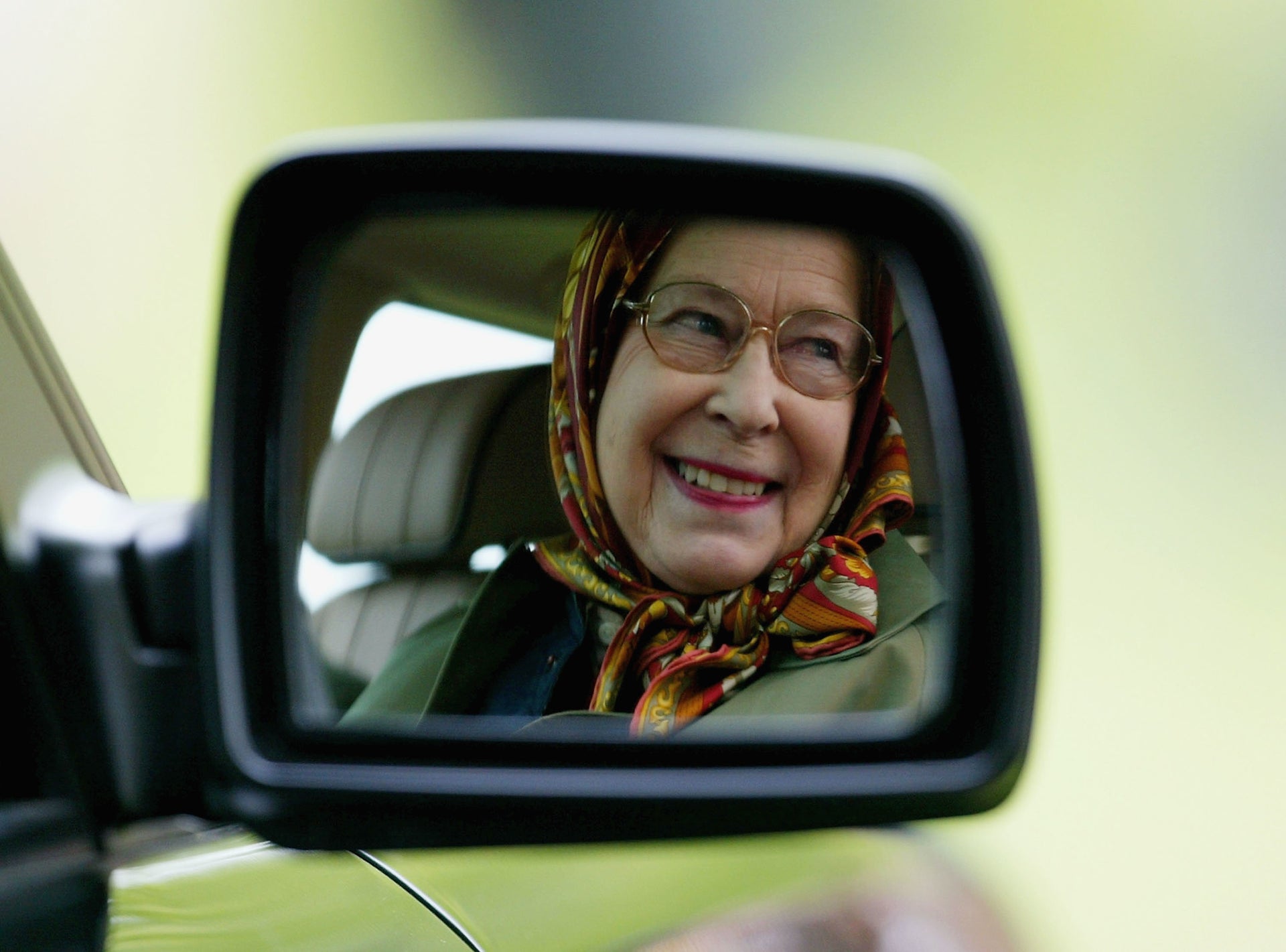 Let's Bask In The Glory Of These Photos Of Queen Elizabeth II Driving A ...