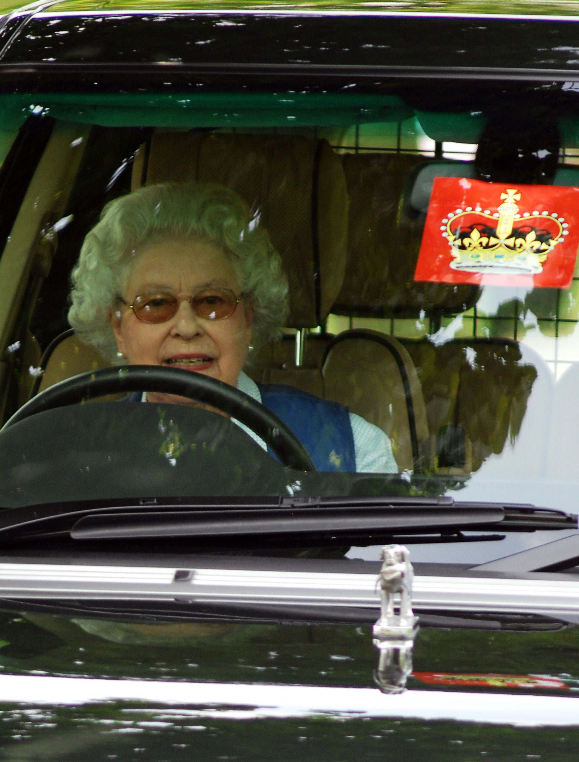 Let's Bask In The Glory Of These Photos Of Queen Elizabeth II Driving A ...