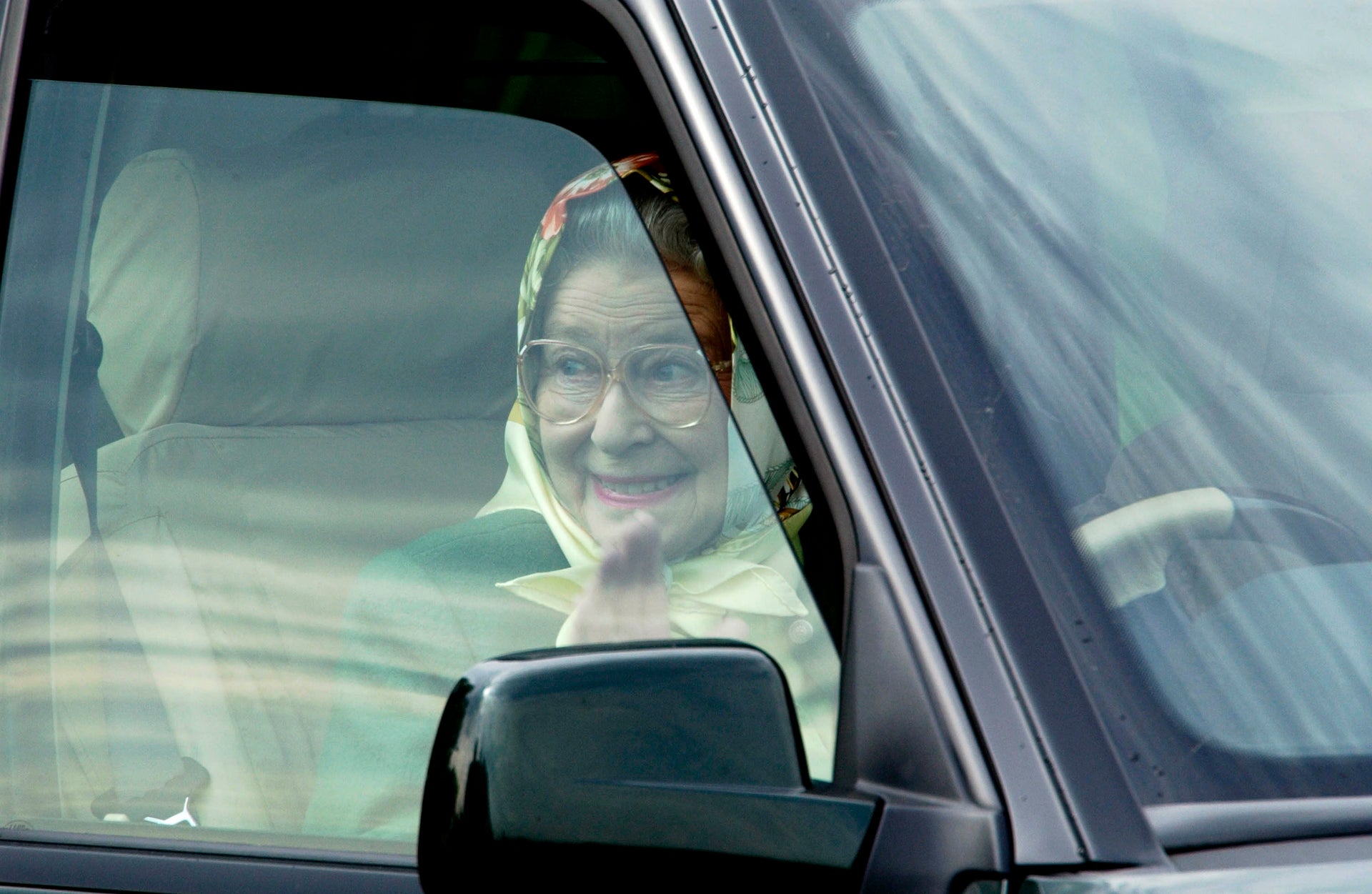 Let's Bask In The Glory Of These Photos Of Queen Elizabeth II Driving A ...