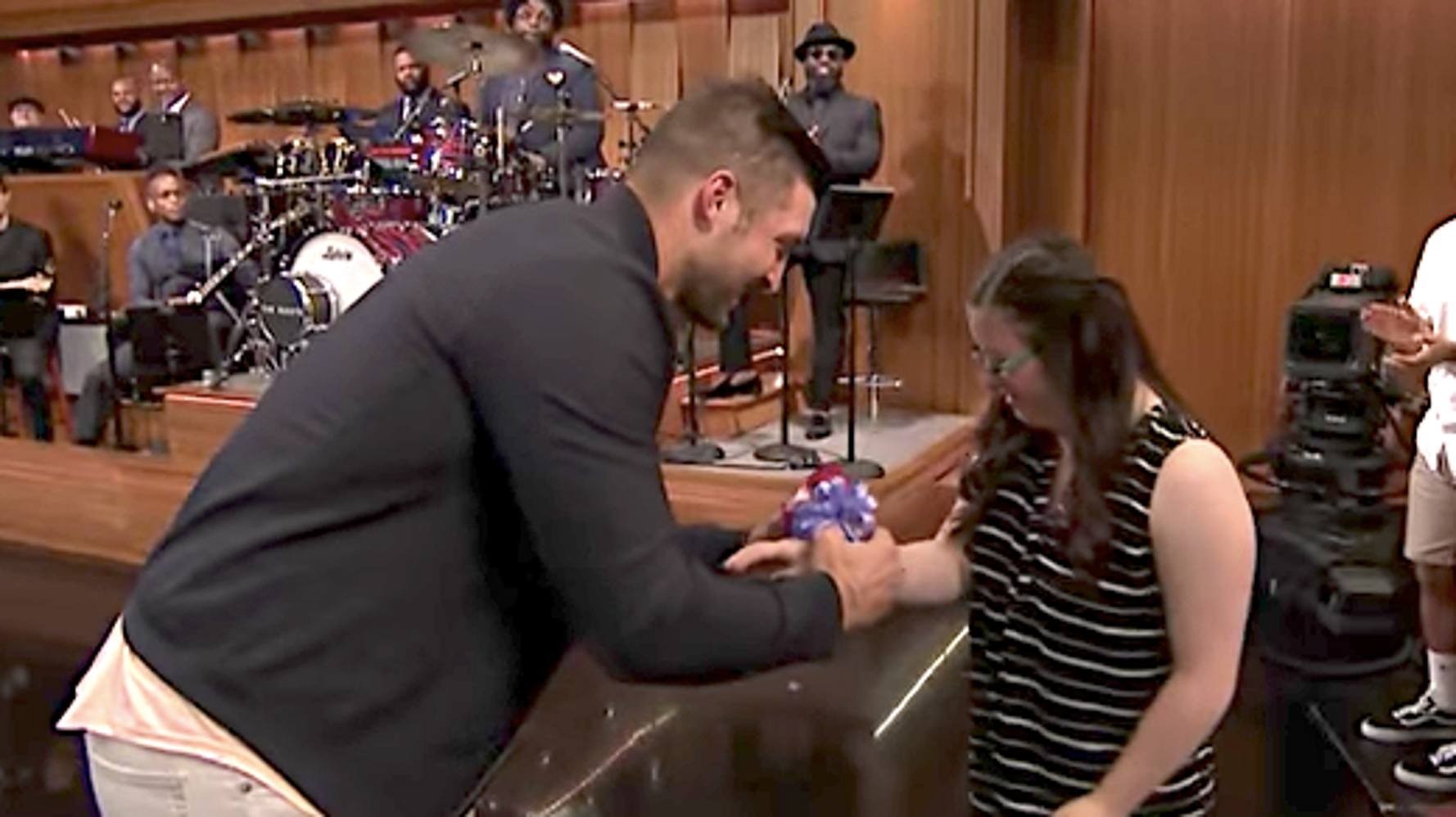 See Tim Tebow's Surprise Prom Dance With Teen On 'Tonight Show' | HuffPost