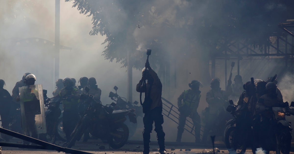 Man Set On Fire During Protest In Venezuela's Capital | HuffPost The ...