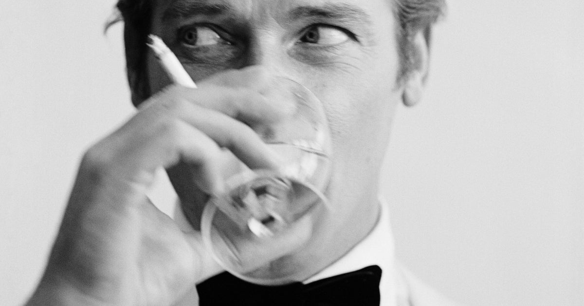 Roger Moore Dead: Rare Vintage Pictures Of James Bond Star At His Most ...