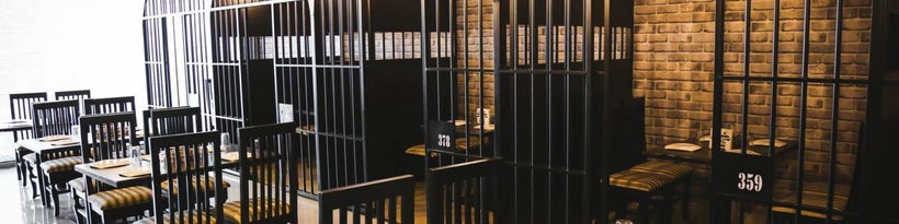 You Can Eat in a Prison Cell at This Jail-Themed Restaurant | HuffPost