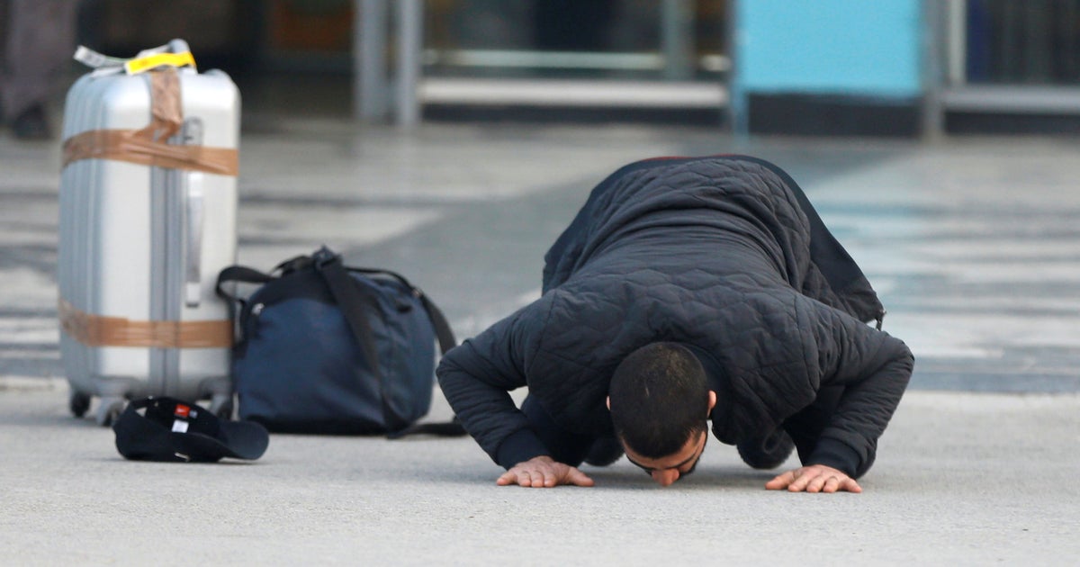 Germany Suspends Deportation of Afghan Migrants After Kabul Attack ...