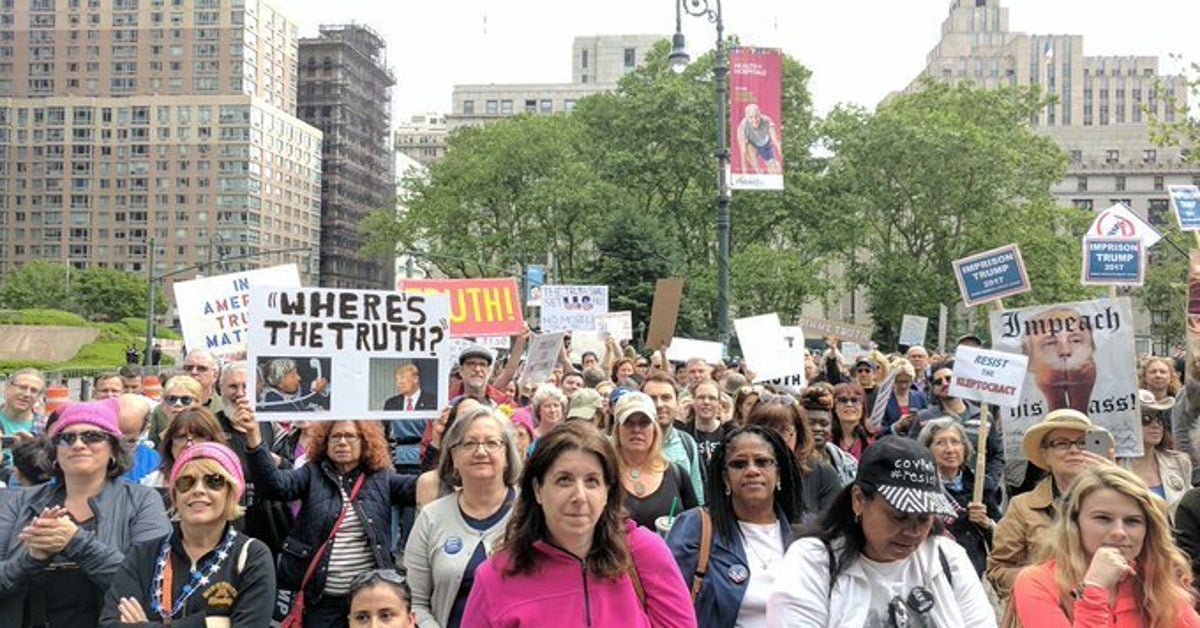 Thousands In U.S. 'March For Truth' Regarding Trump, Russia Ties ...