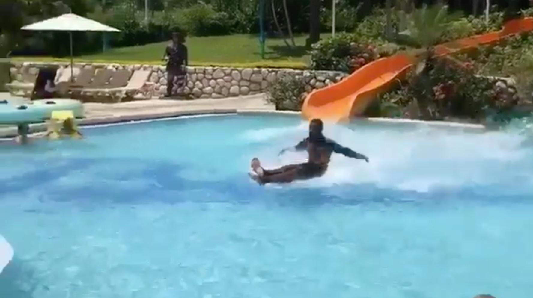 Man's Unbelievably Smooth Exit From Swimming Pool Will Make Your Jaw ...