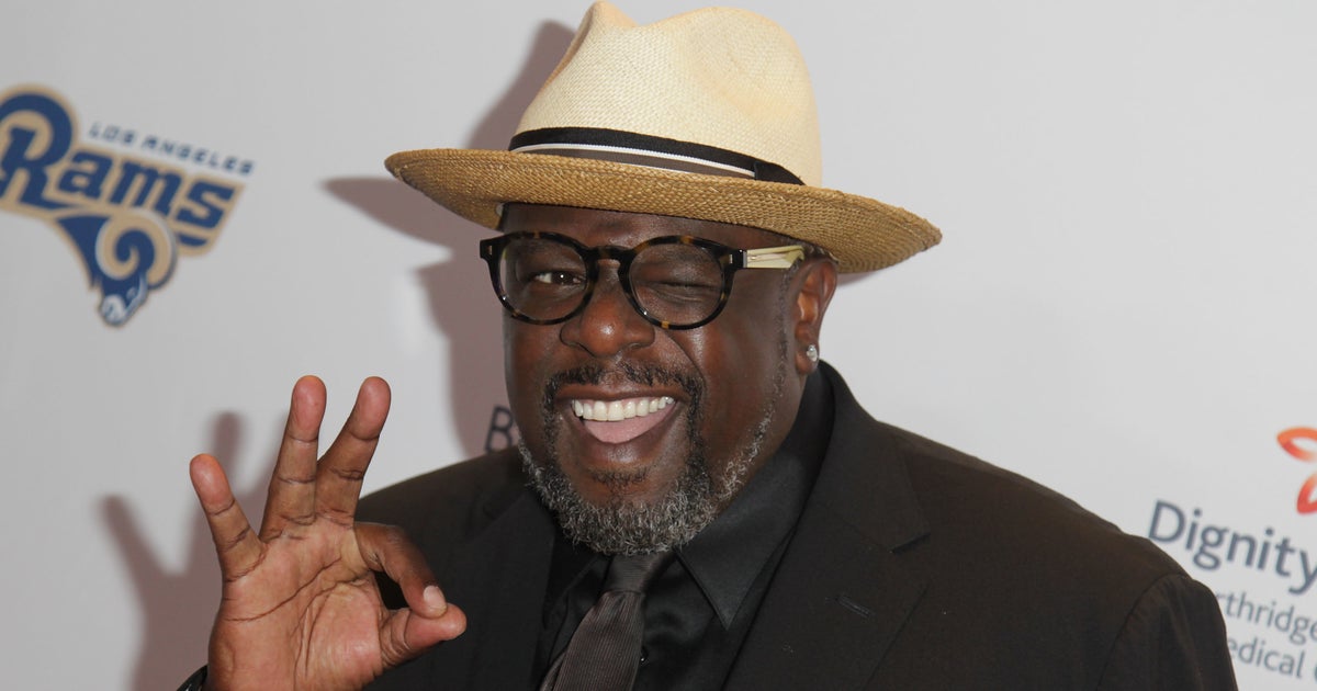 Cedric The Entertainer Returns To The Apollo Theater To Honor His ...