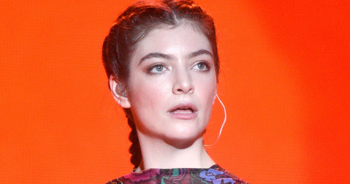 Lorde Had A Secret Instagram To Review Onion Rings, And It Was Perfect ...