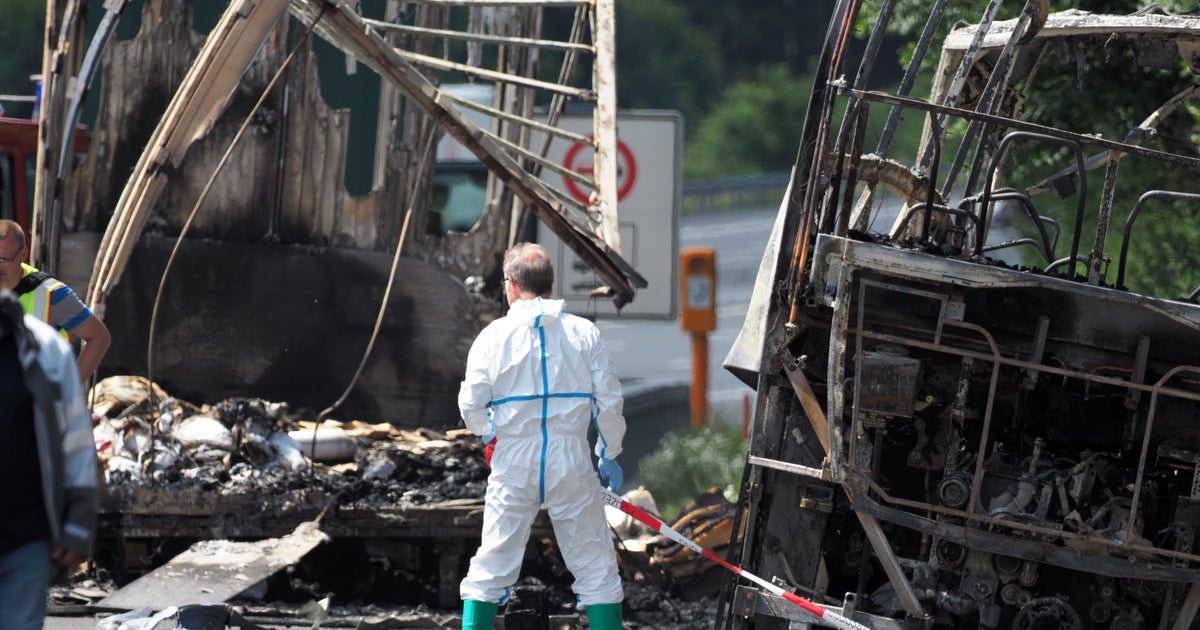 Fiery Bus Crash Leaves Multiple People Dead In Germany | HuffPost ...