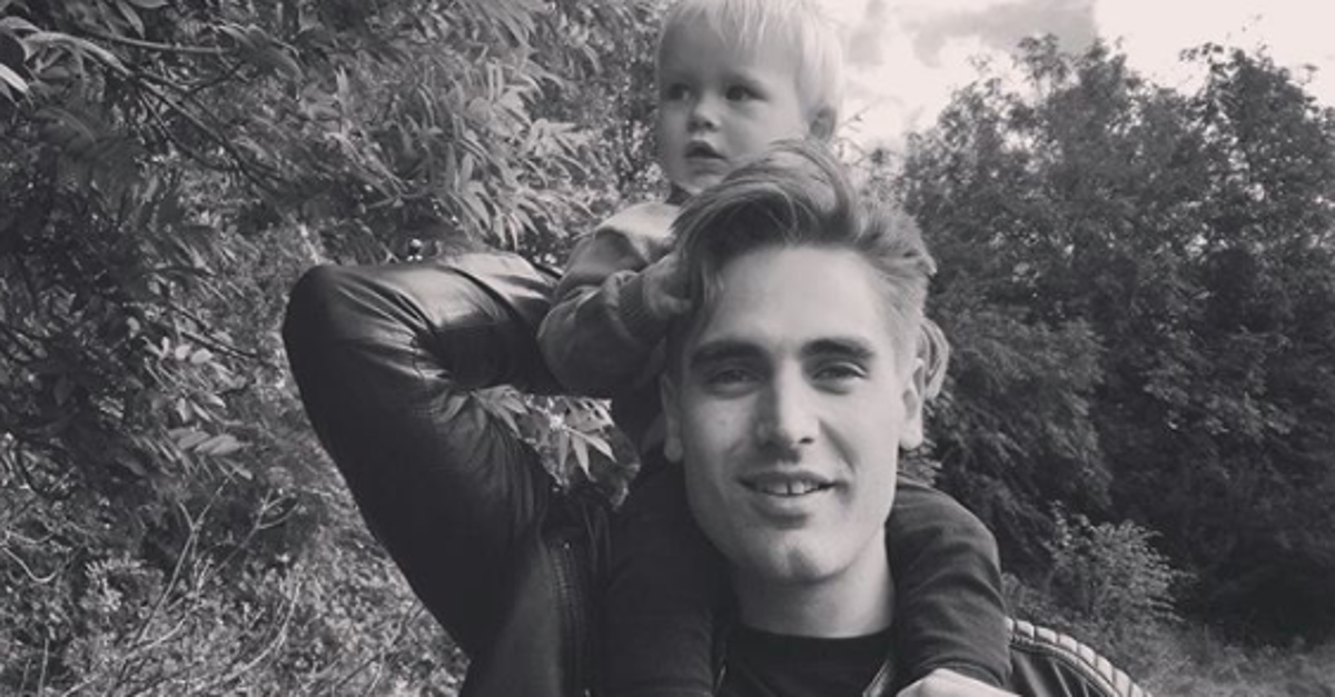 Busted's Charlie Simpson Reveals Wife Anna Barnard Is Pregnant With ...