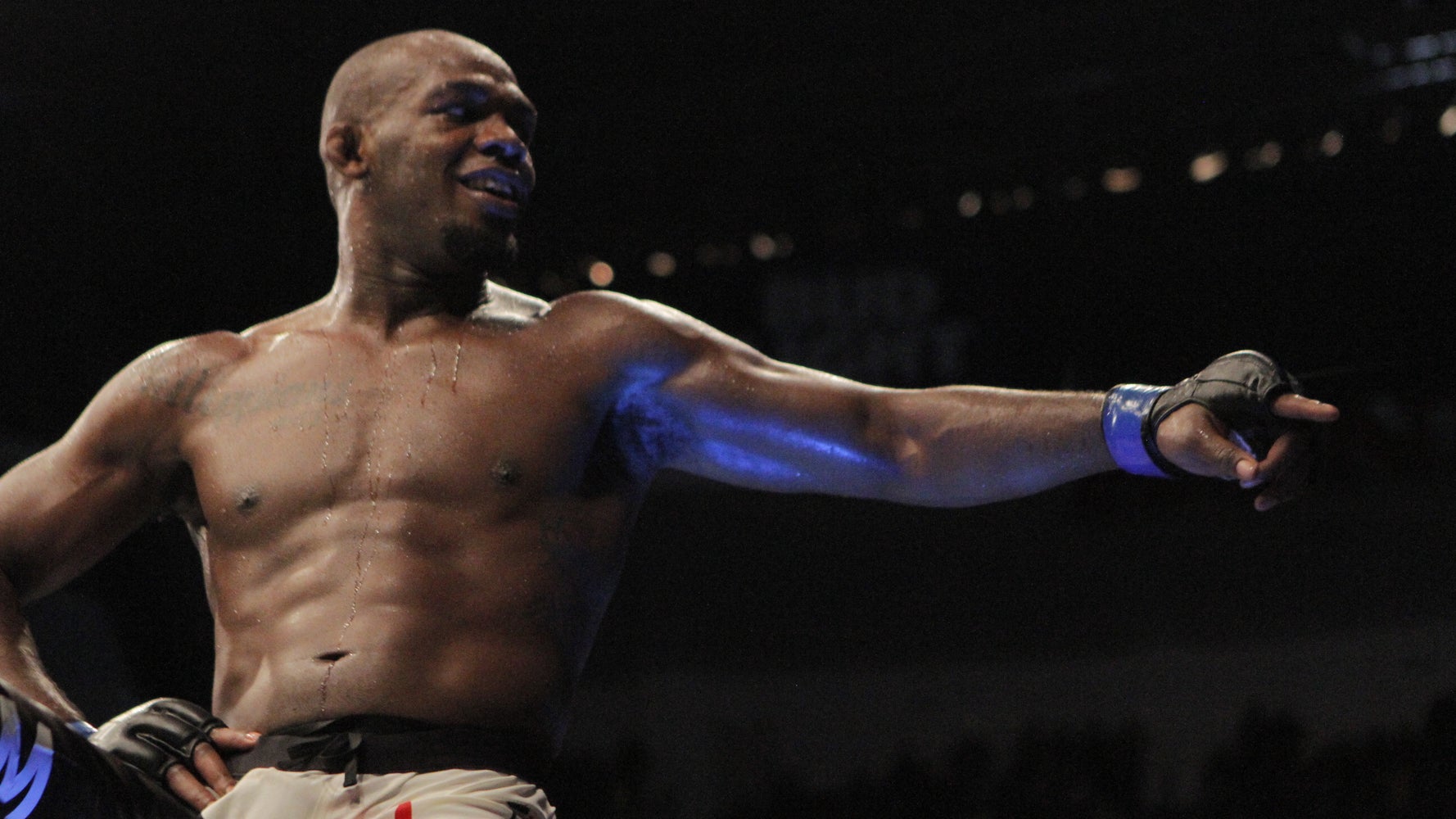 Jon Jones Becomes the First Fighter to Finish Daniel Cormier, Reclaims ...