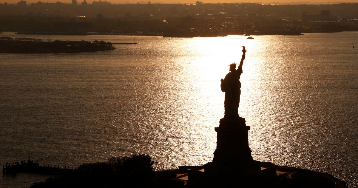 Read The Text Of 'The New Colossus,' The Poem On The Statue Of Liberty ...
