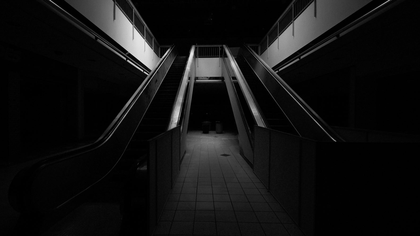 Eerie Footage Captures Abandoned Mall 50 Years After its Grand Opening ...