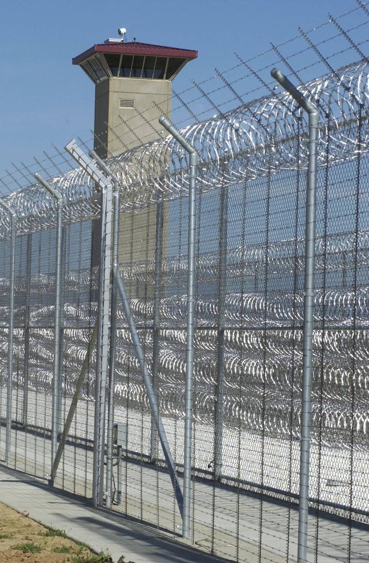 Vacant Guard Towers Aided Maximum-Security Prison Escape | HuffPost ...