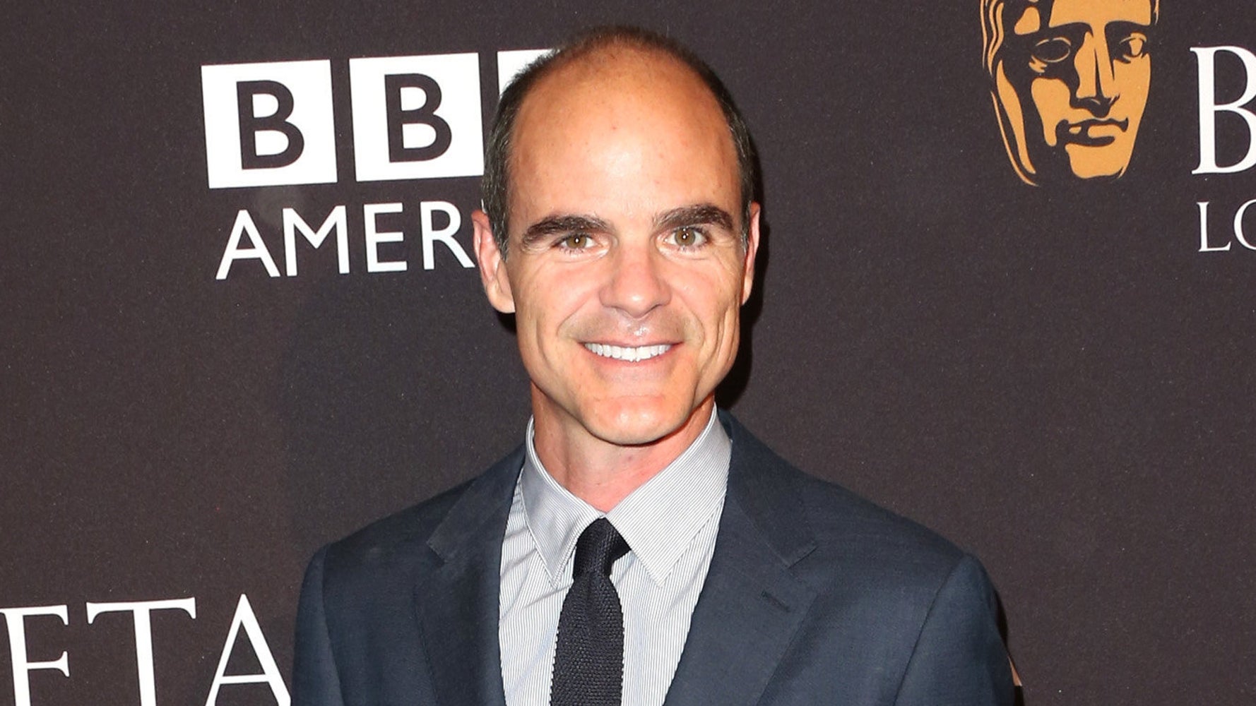 Michael Kelly Of 'House Of Cards' Begs 'SNL' To Cast Him As Stephen ...