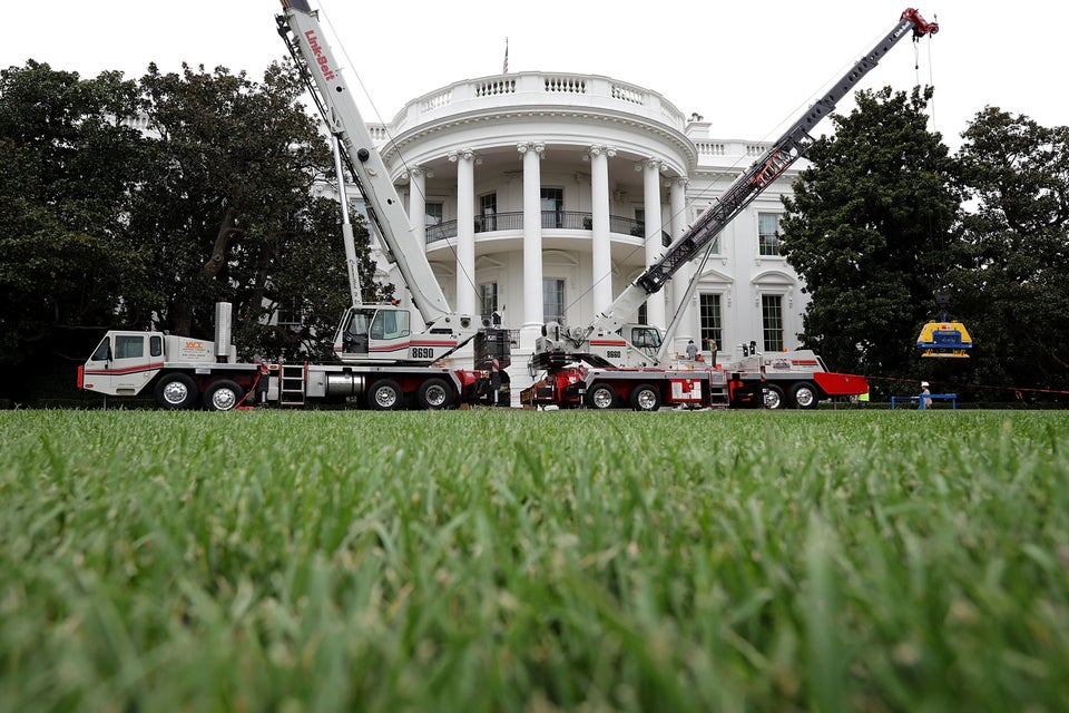 Photos Give Us A Peek Inside The White House During Massive Renovation ...