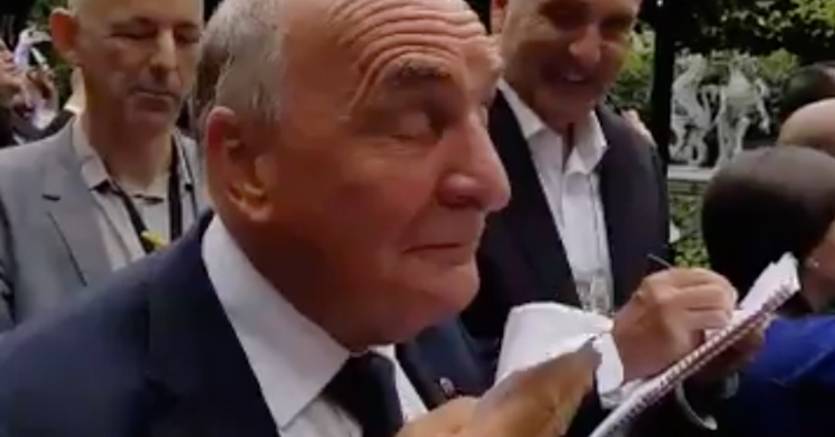 Labour MP Sheds Tear As Big Ben Chimes For The Final Time Before It's ...