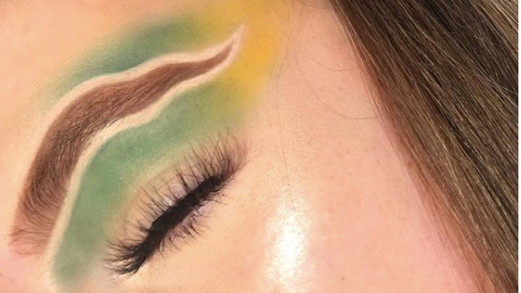 Squiggle Eyebrows Are A Thing Now, And The Internet Is Confused ...