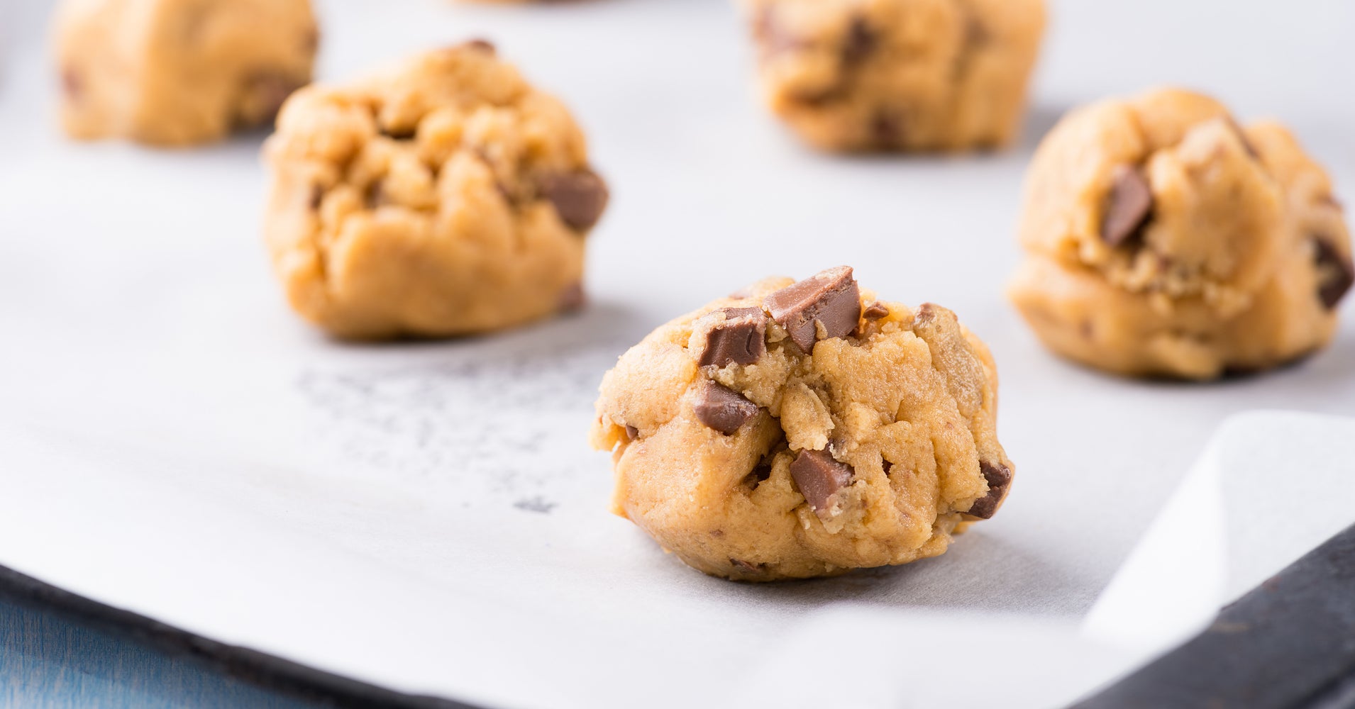 The Difference Between Parchment Paper And Wax Paper And When You Use the-difference-between-parchment-paper-and-wax-paper-and-when-you-use