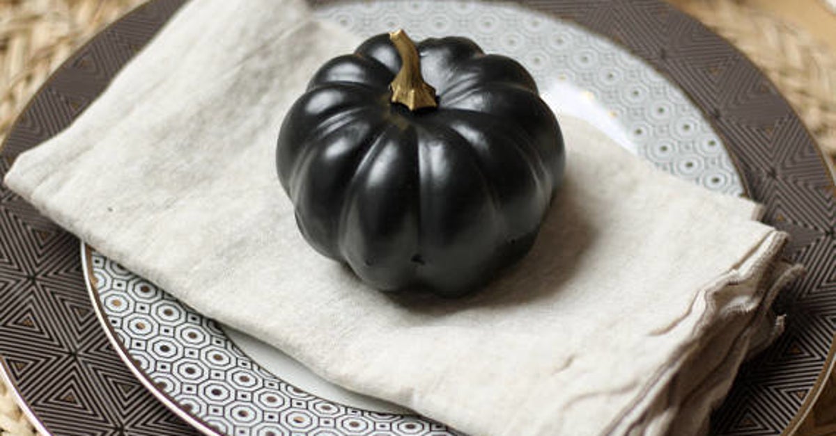 Matte Black Fall Decor Is The Dark Trend We Need This Season | HuffPost ...