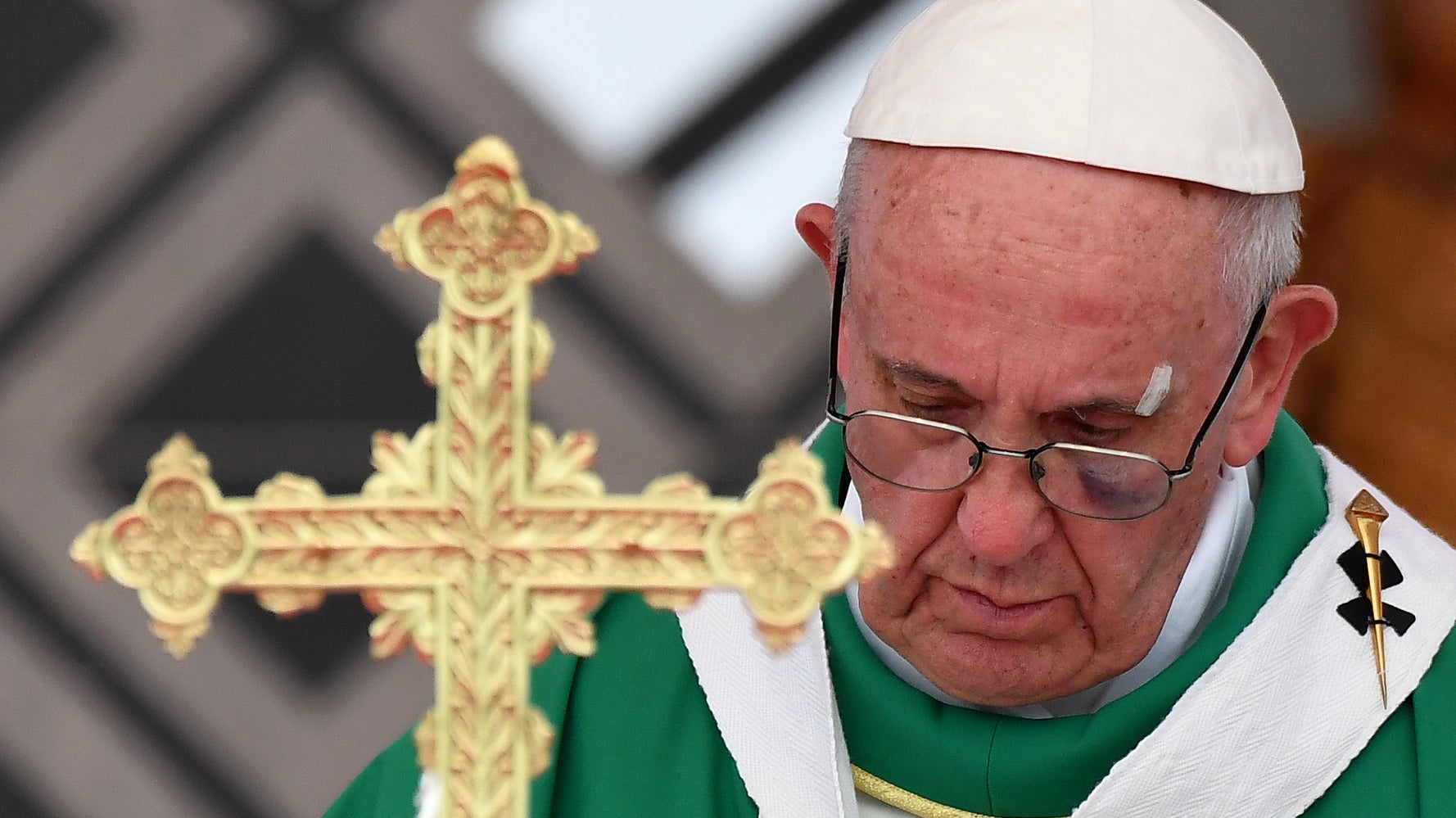 Conservative Catholic Group Accuses Pope Francis Of Promoting Heresy On ...