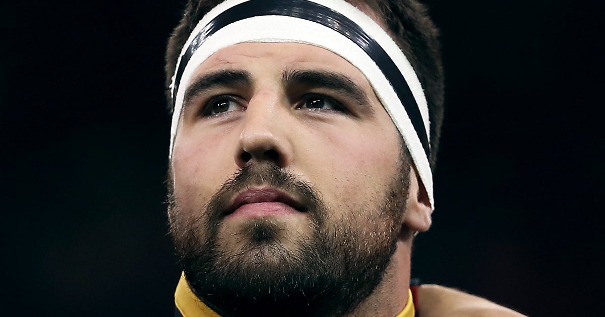 Scott Baldwin, Welsh Rugby Player, Bitten By Lion While Trying To Pet ...