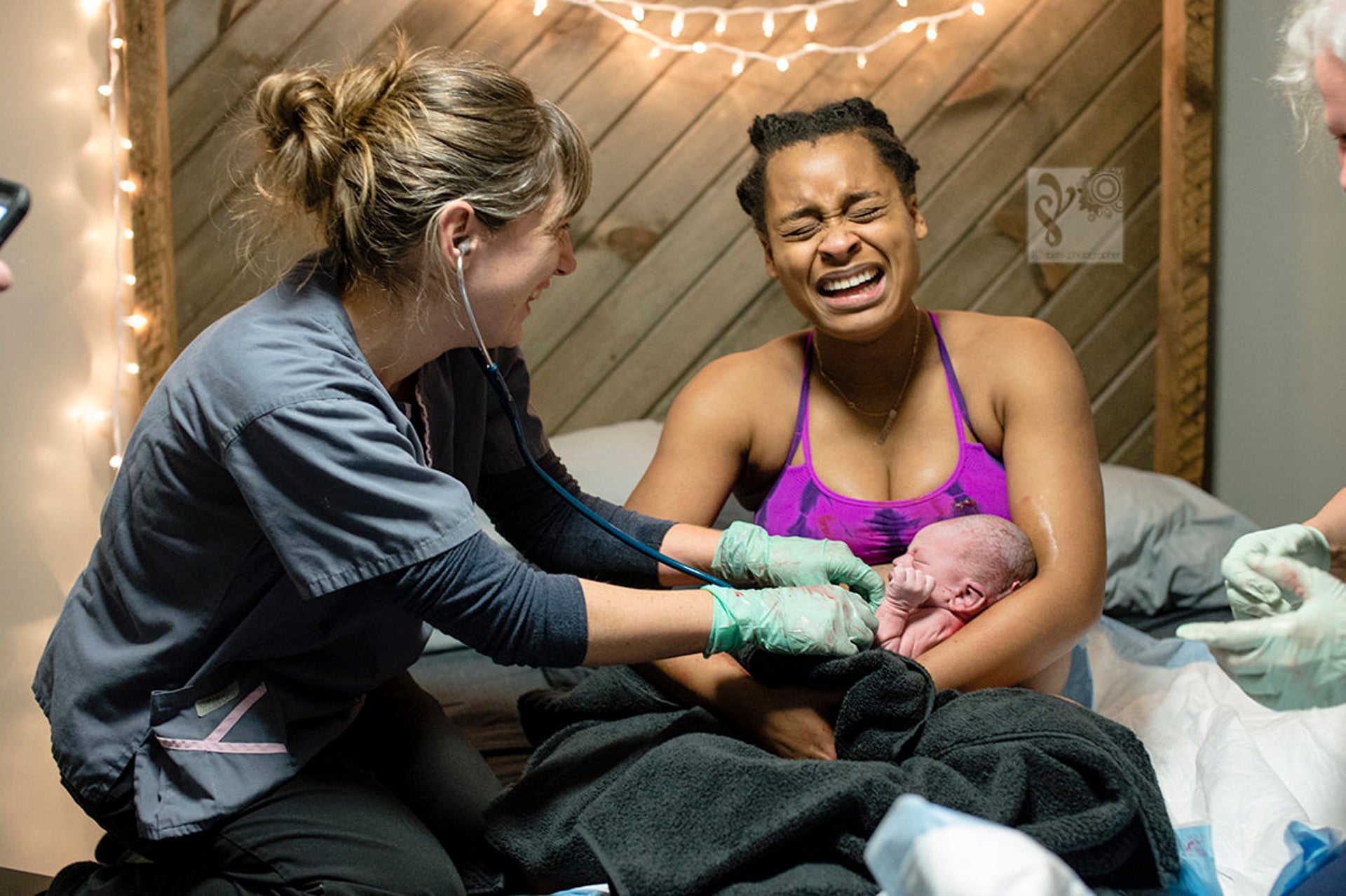29 Gorgeous Photos That Give Midwives The Credit They Deserve ...