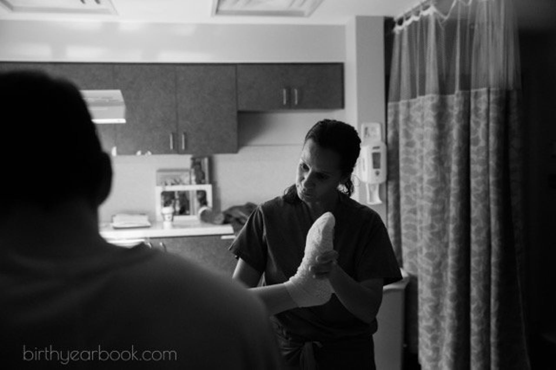29 Gorgeous Photos That Give Midwives The Credit They Deserve ...