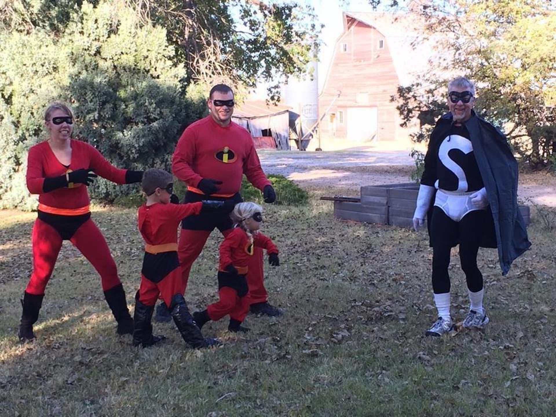65 Halloween Costumes For Families Who Love Dressing Up Together ...