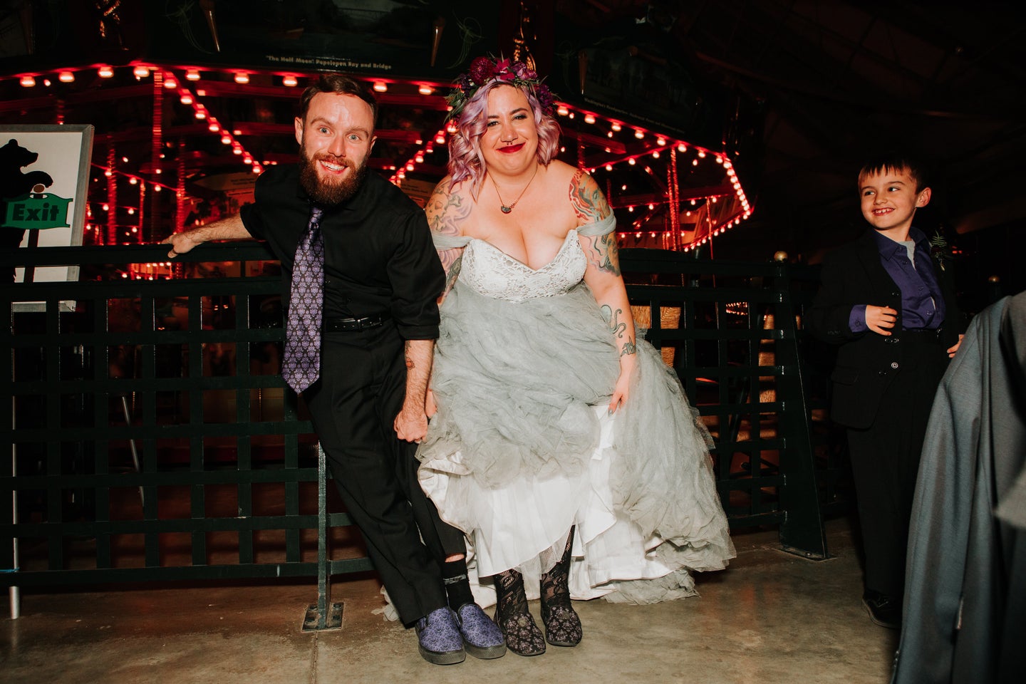 This Disney Haunted Mansion-Themed Wedding Is Full Of Halloween Spirit ...