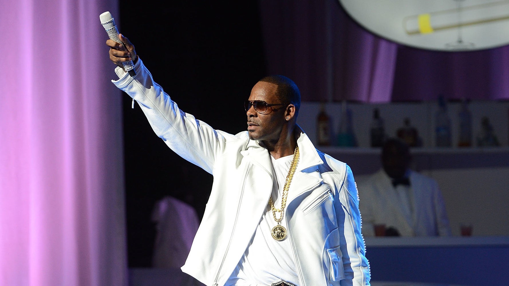 R. Kelly's Ex-Girlfriend Kitti Jones Says He Abused And Starved Her ...