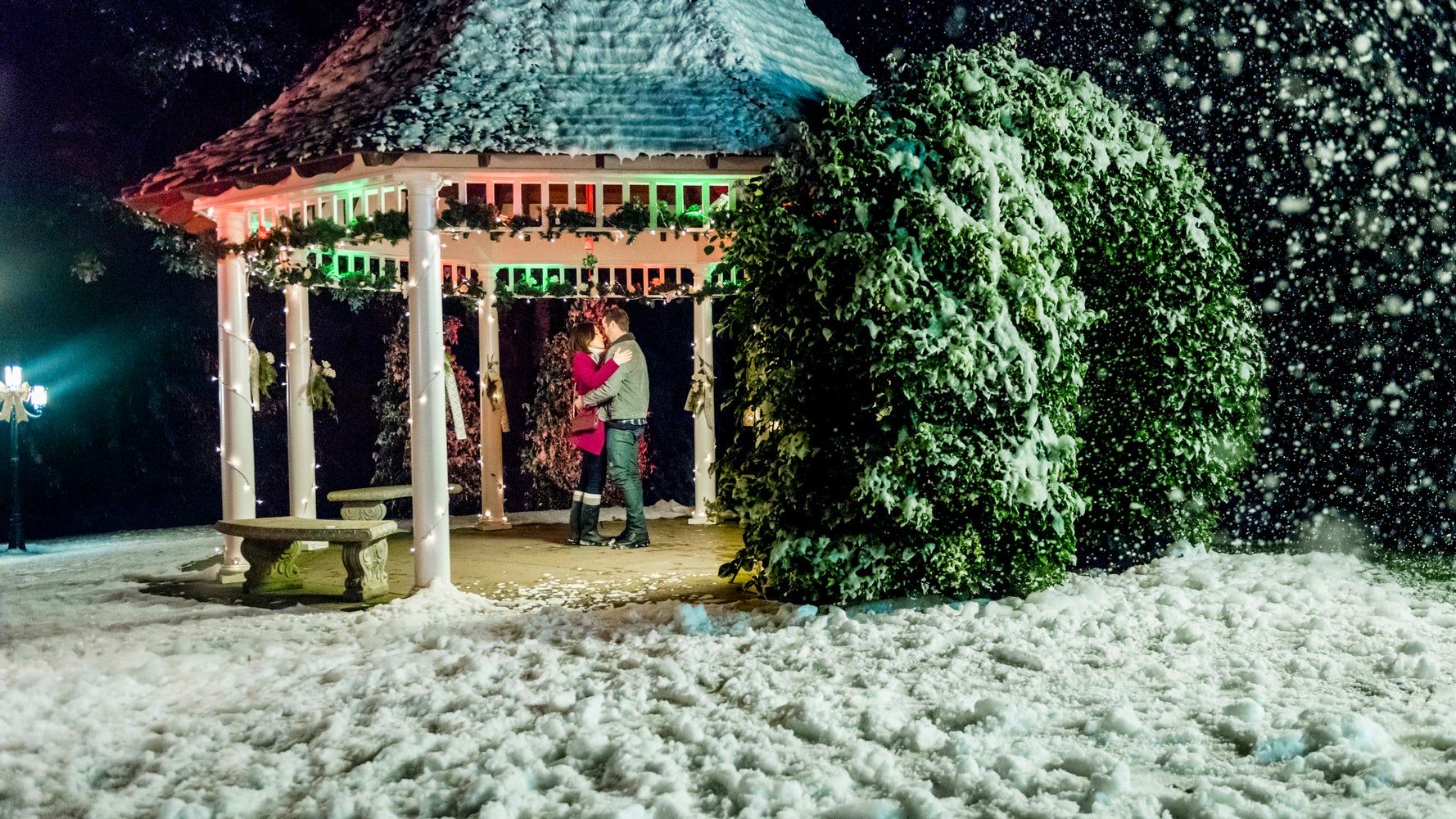 Hallmark Offers Impressive Holiday Entertainment for 2017 | HuffPost
