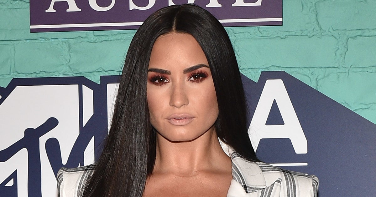 Demi Lovato Skips A Shirt Underneath Her Suit At The MTV EMAs ...