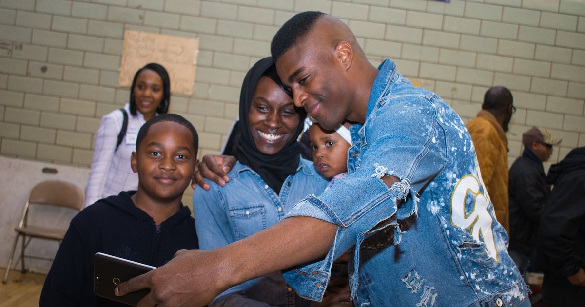 BMe Genius Nehemiah Davis puts Huge Smiles on Faces this Thanksgiving ...