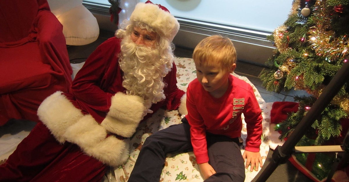 Man With Autism Offers Sensory Friendly Santa Visits So No Kid Misses ...