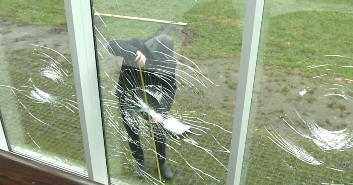 Vandals Shatter Windows At A Mosque In Poland | HuffPost Latest News