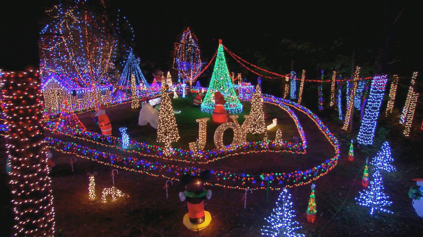 Meet Some of This Year's Most Insanely Excessive Christmas Light ...