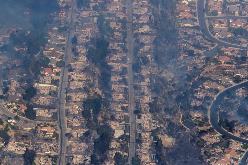 Dramatic Images From Devastating Southern California Wildfires Huffpost