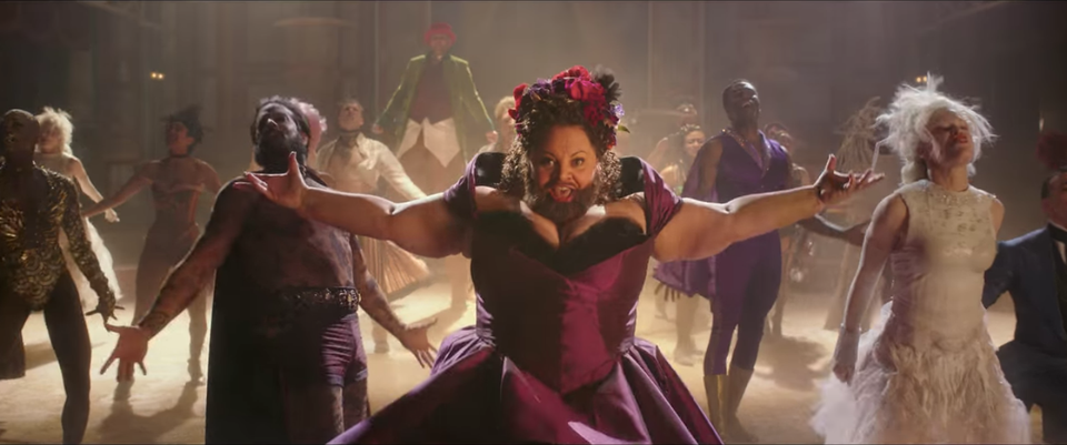 Keala Settle Makes Grand Entrance As The Bearded Lady In 'The Greatest ...