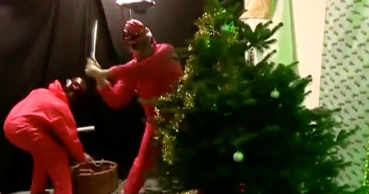 Christmas Rage Room Lets You Wreck The Halls With Holiday Havoc ...