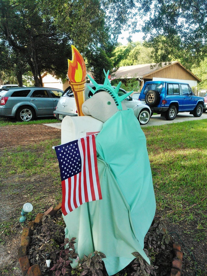This Manatee Mailbox Has A Flawless Outfit For Every Occasion ...