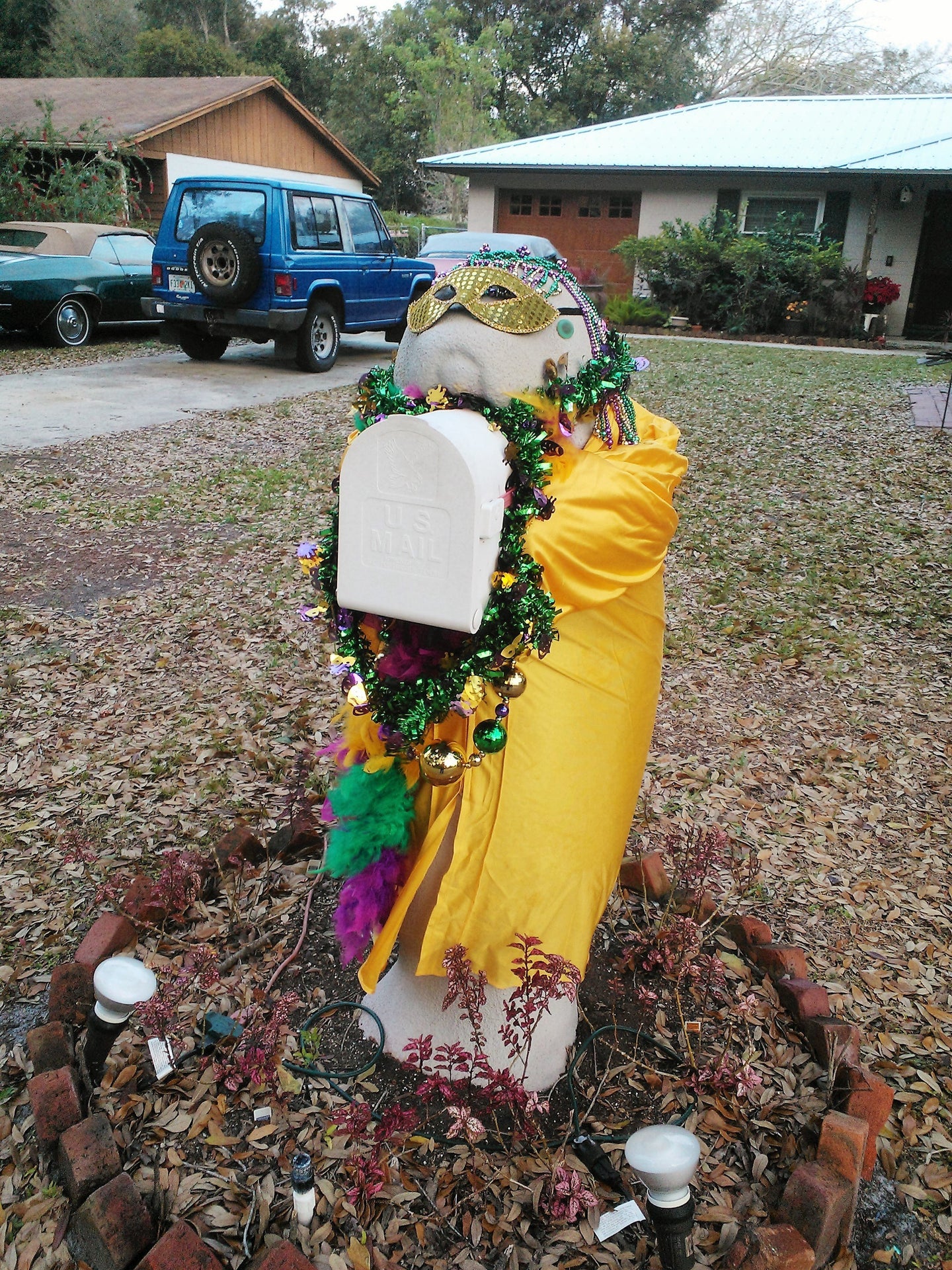 This Manatee Mailbox Has A Flawless Outfit For Every Occasion ...
