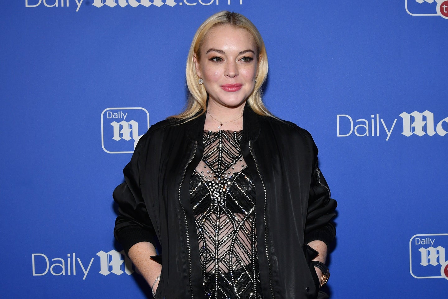 Lindsay Lohan Shows Off The Snakebite She Got In Thailand | HuffPost ...