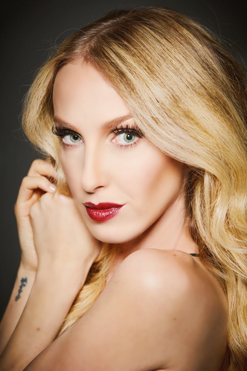 I am my own twin: Model and musician Taylor Muhl comes out as a chimera ...