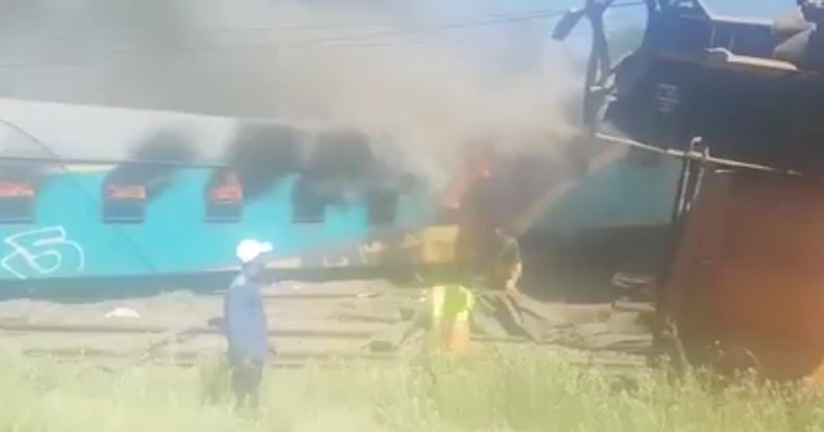 14 Dead, Hundreds Injured In Fiery South Africa Train Crash | HuffPost ...