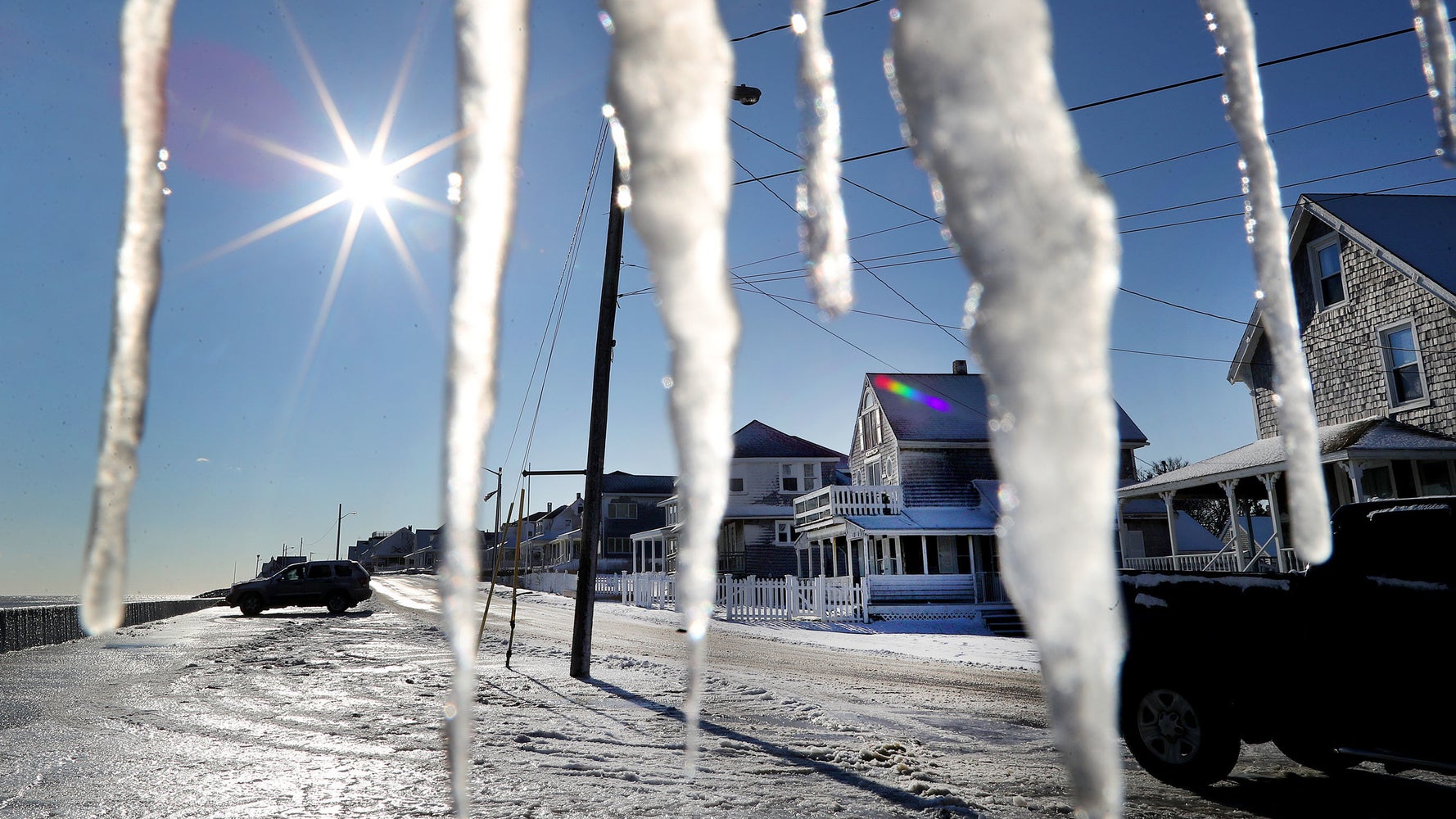 Eastern U.S. Slicked In Ice As 'Bomb Cyclone' Rages Up The Coast | HuffPost