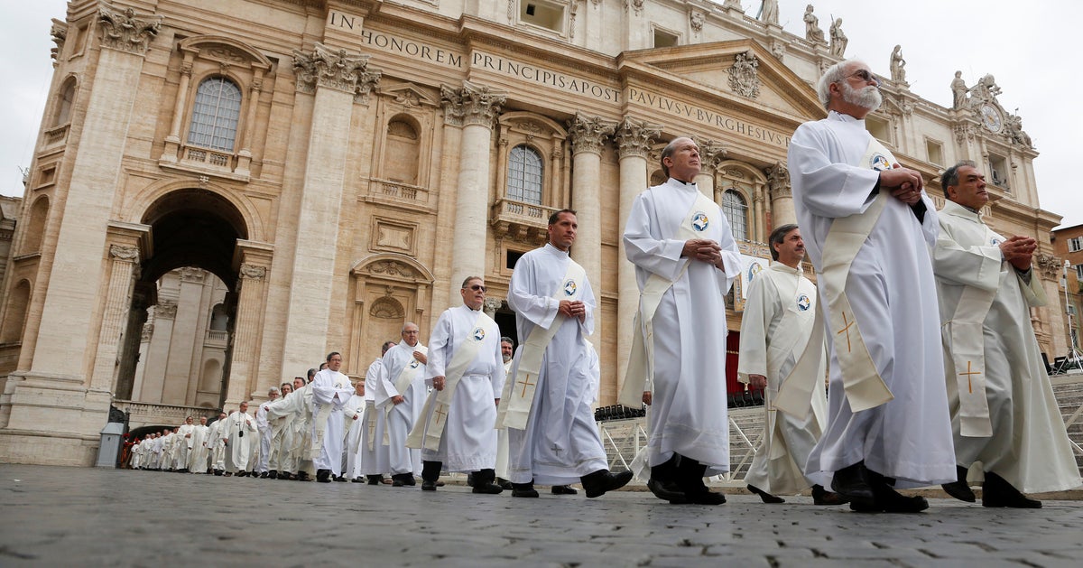 Most American Catholic Women Want The Church To Have Female Deacons ...